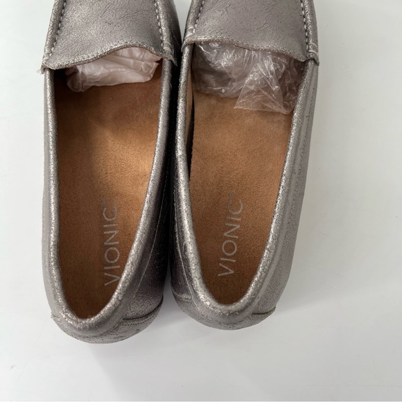 Vionic | Shoes | Vionic Debbie Silver Pewter Metallic Leather Driving ...